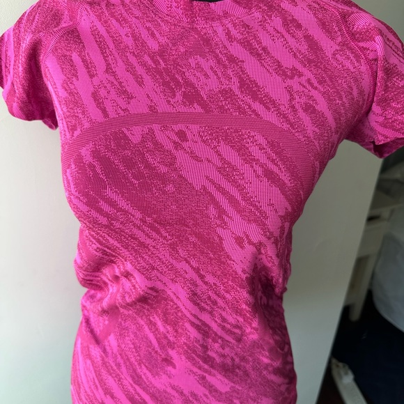 lululemon athletica | Tops | Lululemon Swiftly Tech Short Sleeved Shirt | Poshmark